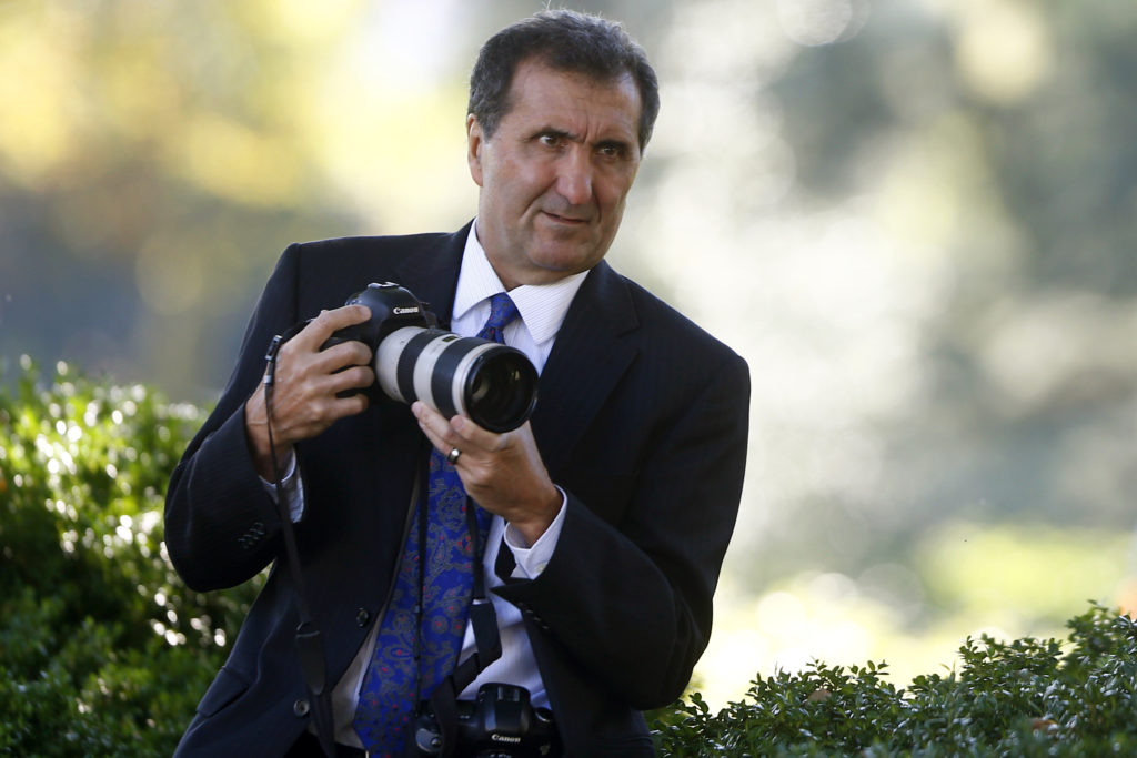 Pete Souza an Eyewitness to History as Obama’s Photographer – InsideSources