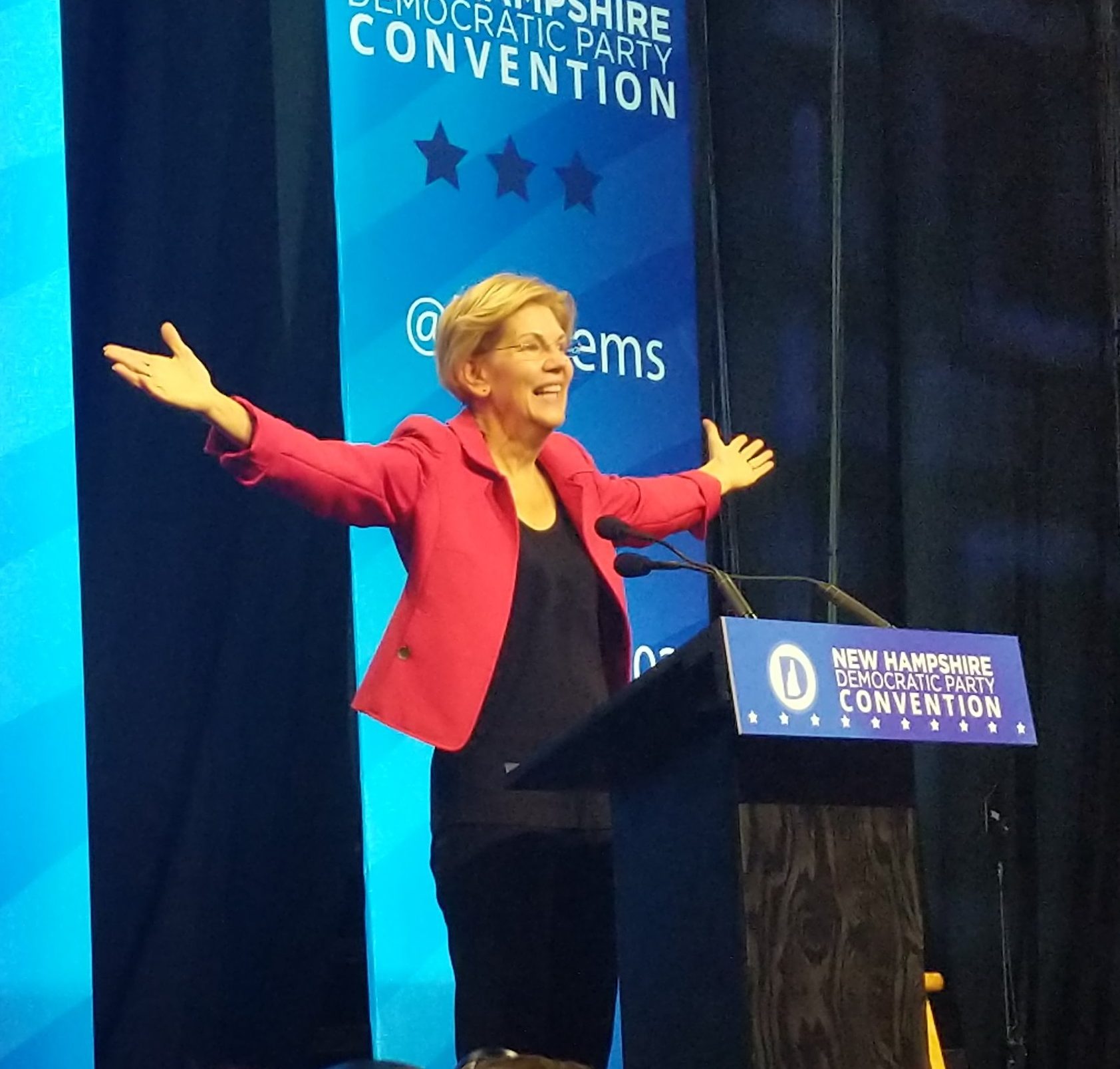 Liz Warren Gets Rock Star Treatment From Granite State Democrats ...