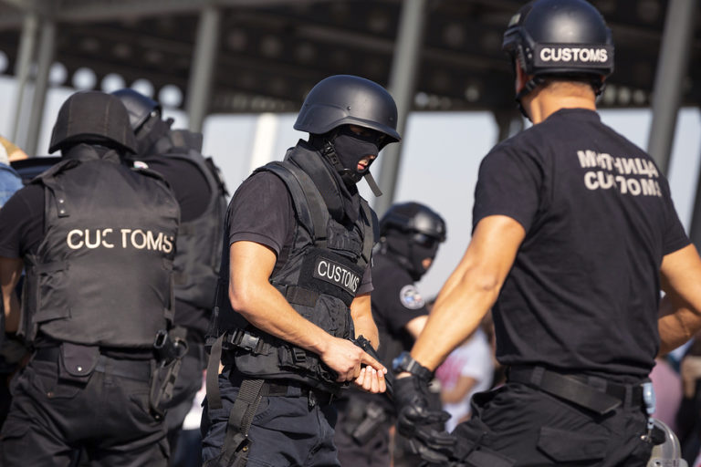 Customs And Border Protection Officers And Drug Enforcement Admi ...